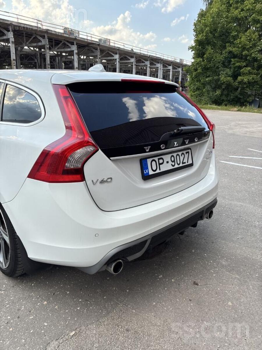 Balts Volvo V60 2012 Rīga, ar dzinēja tilpumu 2.00 L un nobraukumu 293 tūkst. km par 5250 €, foto 9 vietnē AUTOMOTO.COM.LV