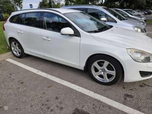 Balts Volvo V60 2012 Jonava, ar dzinēja tilpumu 1.60 L un nobraukumu 238 tūkst. km par 6800 €, foto 5 vietnē AUTOMOTO.COM.LV
