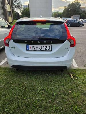 Balts Volvo V60 2012 Jonava, ar dzinēja tilpumu 1.60 L un nobraukumu 238 tūkst. km par 6800 €, foto 8 vietnē AUTOMOTO.COM.LV