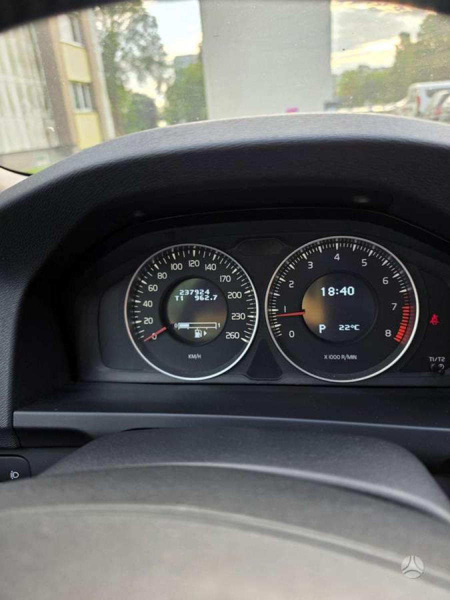 Balts Volvo V60 2012 Jonava, ar dzinēja tilpumu 1.60 L un nobraukumu 238 tūkst. km par 6800 €, foto 11 vietnē AUTOMOTO.COM.LV