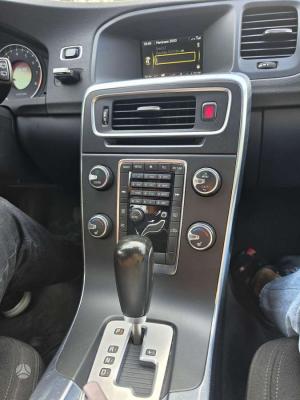Balts Volvo V60 2012 Jonava, ar dzinēja tilpumu 1.60 L un nobraukumu 238 tūkst. km par 6800 €, foto 13 vietnē AUTOMOTO.COM.LV
