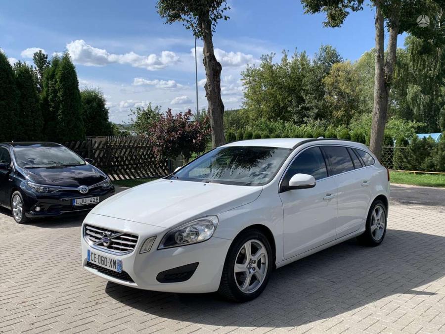 Белый Вольво B60 2012 в Ионава, объемом двигателя 1.98 л и пробегом 309 тыс. км за 5650 €, фото 3 на AUTOMOTO.COM.LV