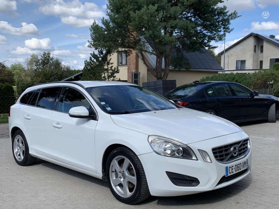 Белый Вольво B60 2012 в Ионава, объемом двигателя 1.98 л и пробегом 309 тыс. км за 5650 €, фото 4 на AUTOMOTO.COM.LV