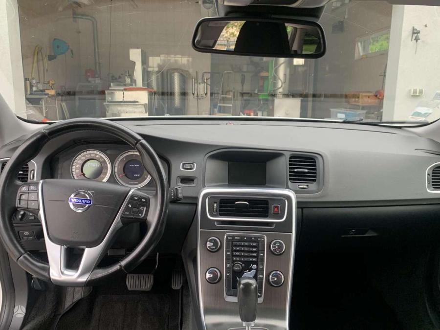 Белый Вольво B60 2012 в Ионава, объемом двигателя 1.98 л и пробегом 309 тыс. км за 5650 €, фото 15 на AUTOMOTO.COM.LV