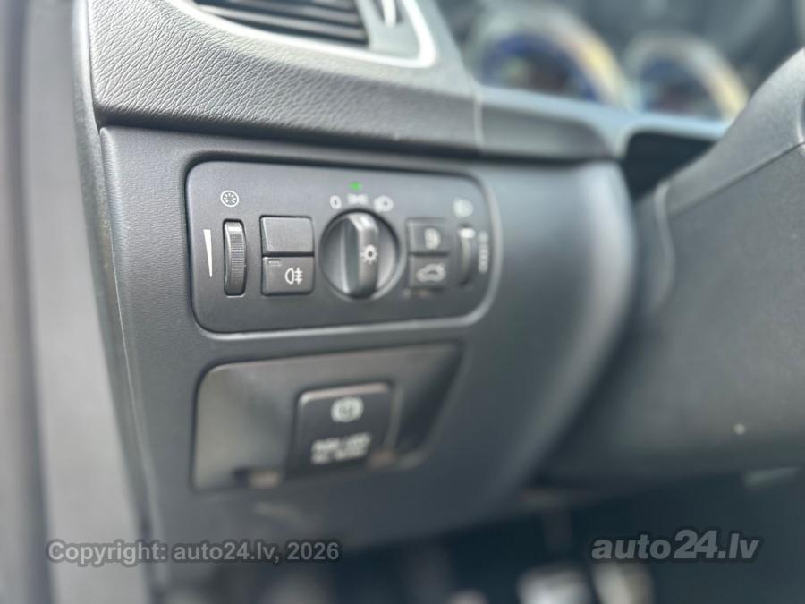 Белый Вольво B60 2012 в Таллин, объемом двигателя 1.60 л и пробегом 315 тыс. км за 5999 €, фото 17 на AUTOMOTO.COM.LV