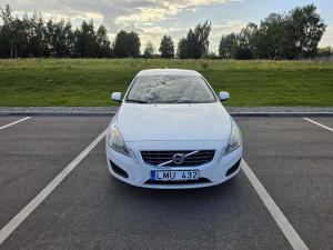 Balts Volvo V60 2012 Panevēža, ar dzinēja tilpumu 1.98 L un nobraukumu 334 tūkst. km par 4800 €, foto 3 vietnē AUTOMOTO.COM.LV