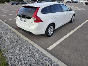 Balts Volvo V60 2012 Panevēža, ar dzinēja tilpumu 1.98 L un nobraukumu 334 tūkst. km par 4800 €, foto 8 vietnē AUTOMOTO.COM.LV