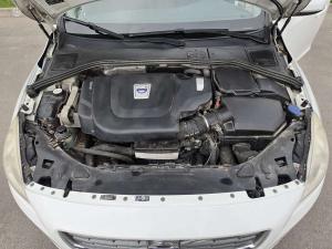 Balts Volvo V60 2012 Panevēža, ar dzinēja tilpumu 1.98 L un nobraukumu 334 tūkst. km par 4800 €, foto 10 vietnē AUTOMOTO.COM.LV