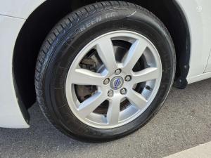 Balts Volvo V60 2012 Panevēža, ar dzinēja tilpumu 1.98 L un nobraukumu 334 tūkst. km par 4800 €, foto 11 vietnē AUTOMOTO.COM.LV