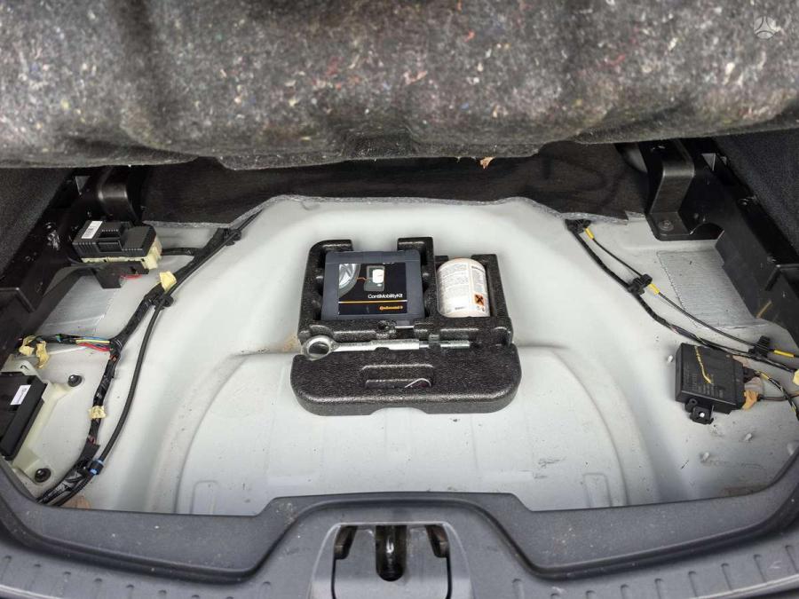Balts Volvo V60 2012 Panevēža, ar dzinēja tilpumu 1.98 L un nobraukumu 334 tūkst. km par 4800 €, foto 14 vietnē AUTOMOTO.COM.LV