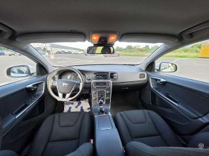 Balts Volvo V60 2012 Panevēža, ar dzinēja tilpumu 1.98 L un nobraukumu 334 tūkst. km par 4800 €, foto 15 vietnē AUTOMOTO.COM.LV