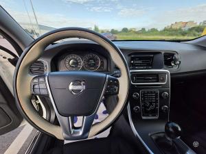 Balts Volvo V60 2012 Panevēža, ar dzinēja tilpumu 1.98 L un nobraukumu 334 tūkst. km par 4800 €, foto 18 vietnē AUTOMOTO.COM.LV