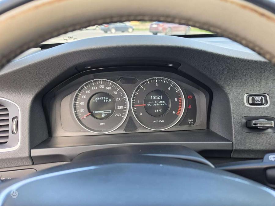 Balts Volvo V60 2012 Panevēža, ar dzinēja tilpumu 1.98 L un nobraukumu 334 tūkst. km par 4800 €, foto 19 vietnē AUTOMOTO.COM.LV