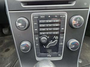 Balts Volvo V60 2012 Panevēža, ar dzinēja tilpumu 1.98 L un nobraukumu 334 tūkst. km par 4800 €, foto 20 vietnē AUTOMOTO.COM.LV