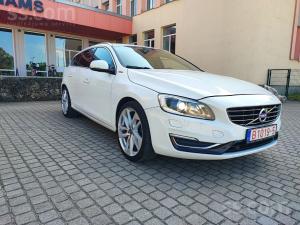 White Volvo V60 2013 in Cesis, with an engine capacity of 2.40 L and mileage of 0 thousand km for 8750 €, photo 3 on AUTOMOTO.COM.LV