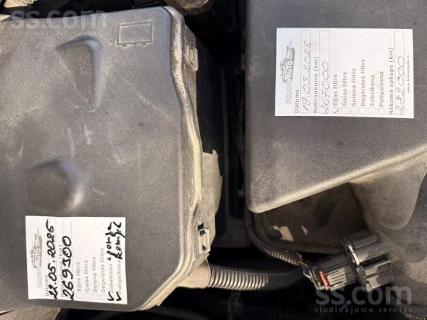 Balts Volvo V60 2013 Jūrmala, ar dzinēja tilpumu 1.60 L un nobraukumu 272 tūkst. km par 4700 €, foto 11 vietnē AUTOMOTO.COM.LV