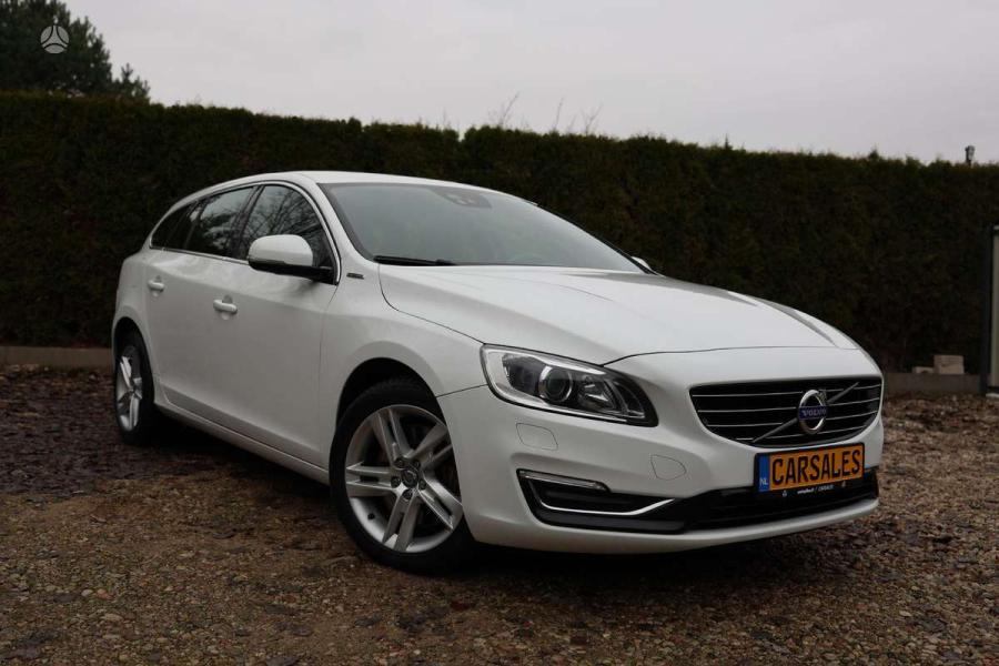 White Volvo V60 2013 in Alytus, with an engine capacity of 2.40 L and mileage of 251 thousand km for 7500 €, photo 2 on AUTOMOTO.COM.LV