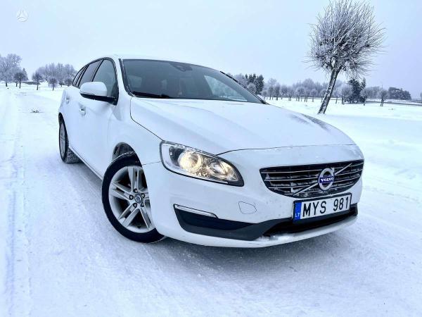 White Volvo V60 2013 in Kaunas, with an engine capacity of 1.98 L and mileage of 320 thousand km for 7350 €, photo 1 on AUTOMOTO.COM.LV