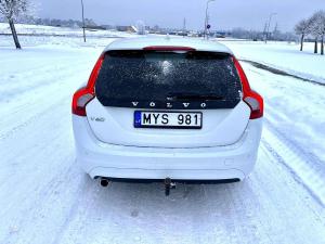 Balts Volvo V60 2013 Kauņa, ar dzinēja tilpumu 1.98 L un nobraukumu 320 tūkst. km par 7350 €, foto 7 vietnē AUTOMOTO.COM.LV
