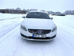 Balts Volvo V60 2013 Kauņa, ar dzinēja tilpumu 1.98 L un nobraukumu 320 tūkst. km par 7350 €, foto 10 vietnē AUTOMOTO.COM.LV