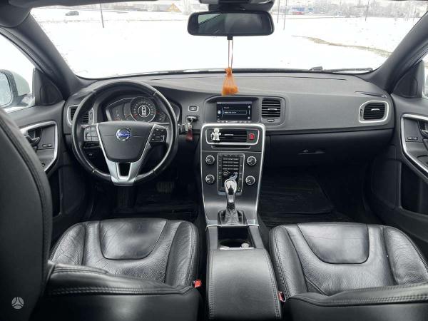 Белый Вольво B60 2013 в Каунас, объемом двигателя 1.98 л и пробегом 320 тыс. км за 7350 €, фото 11 на AUTOMOTO.COM.LV
