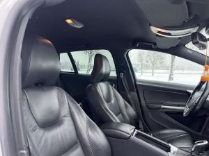 Balts Volvo V60 2013 Kauņa, ar dzinēja tilpumu 1.98 L un nobraukumu 320 tūkst. km par 7350 €, foto 18 vietnē AUTOMOTO.COM.LV