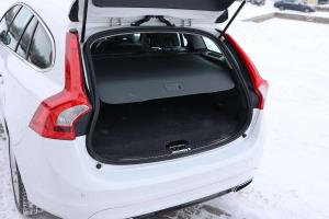 White Volvo V60 2013 in Alytus, with an engine capacity of 2.40 L and mileage of 251 thousand km for 7500 €, photo 5 on AUTOMOTO.COM.LV