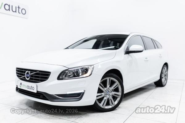 White Volvo V60 2013 in Tallinn, with an engine capacity of 2.40 L and mileage of 211 thousand km for 9990 €, photo 3 on AUTOMOTO.COM.LV
