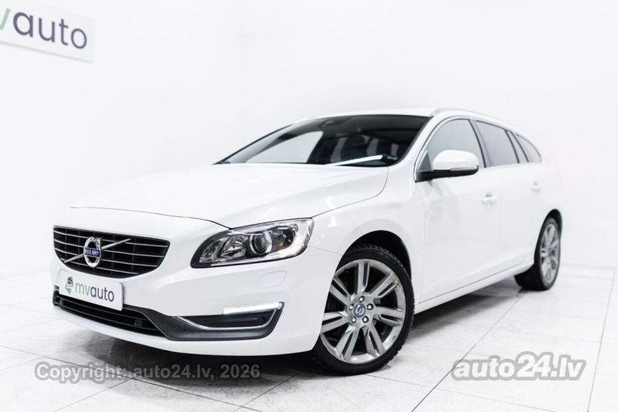 White Volvo V60 2013 in Tallinn, with an engine capacity of 2.40 L and mileage of 211 thousand km for 9990 €, photo 3 on AUTOMOTO.COM.LV