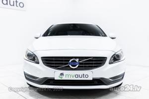 White Volvo V60 2013 in Tallinn, with an engine capacity of 2.40 L and mileage of 211 thousand km for 9990 €, photo 4 on AUTOMOTO.COM.LV
