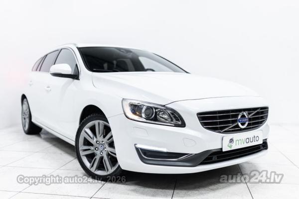 White Volvo V60 2013 in Tallinn, with an engine capacity of 2.40 L and mileage of 211 thousand km for 9990 €, photo 5 on AUTOMOTO.COM.LV