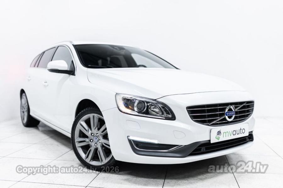 White Volvo V60 2013 in Tallinn, with an engine capacity of 2.40 L and mileage of 211 thousand km for 9990 €, photo 5 on AUTOMOTO.COM.LV