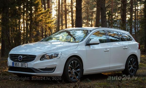Balts Volvo V60 2013 Hāpsalu, ar dzinēja tilpumu 2.00 L un nobraukumu 281 tūkst. km par 9000 €, foto 3 vietnē AUTOMOTO.COM.LV