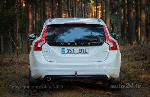 Balts Volvo V60 2013 Hāpsalu, ar dzinēja tilpumu 2.00 L un nobraukumu 281 tūkst. km par 9000 €, foto 6 vietnē AUTOMOTO.COM.LV