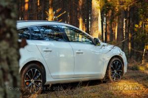 Balts Volvo V60 2013 Hāpsalu, ar dzinēja tilpumu 2.00 L un nobraukumu 281 tūkst. km par 9000 €, foto 7 vietnē AUTOMOTO.COM.LV