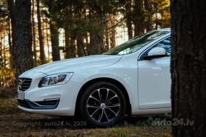 Balts Volvo V60 2013 Hāpsalu, ar dzinēja tilpumu 2.00 L un nobraukumu 281 tūkst. km par 9000 €, foto 8 vietnē AUTOMOTO.COM.LV