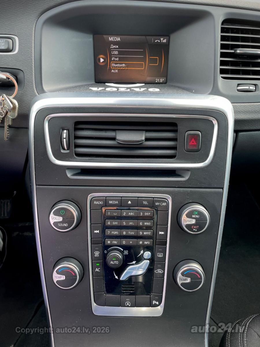 Balts Volvo V60 2013 Tartu, ar dzinēja tilpumu 1.60 L un nobraukumu 333 tūkst. km par 5990 €, foto 9 vietnē AUTOMOTO.COM.LV