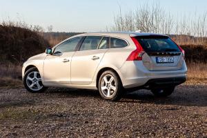 Белый Вольво B60 2013 в Рига, объемом двигателя 1.60 л и пробегом 135 тыс. км за 7995 €, фото 3 на AUTOMOTO.COM.LV