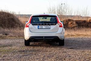 Белый Вольво B60 2013 в Рига, объемом двигателя 1.60 л и пробегом 135 тыс. км за 7995 €, фото 7 на AUTOMOTO.COM.LV