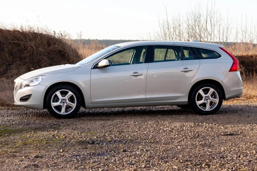 Белый Вольво B60 2013 в Рига, объемом двигателя 1.60 л и пробегом 135 тыс. км за 7995 €, фото 9 на AUTOMOTO.COM.LV
