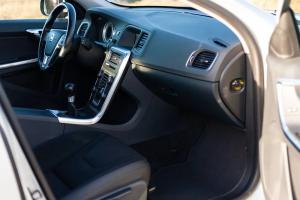 Белый Вольво B60 2013 в Рига, объемом двигателя 1.60 л и пробегом 135 тыс. км за 7995 €, фото 23 на AUTOMOTO.COM.LV