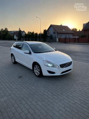 White Volvo V60 2013 in Marijampole, with an engine capacity of 1.60 L and mileage of 287 thousand km for 5700 €, photo  on AUTOMOTO.COM.LV