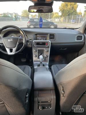 White Volvo V60 2013 in Marijampole, with an engine capacity of 1.60 L and mileage of 287 thousand km for 5700 €, photo 15 on AUTOMOTO.COM.LV
