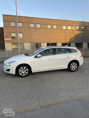 White Volvo V60 2013 in Marijampole, with an engine capacity of 1.60 L and mileage of 287 thousand km for 5400 €, photo 8 on AUTOMOTO.COM.LV