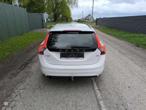 Balts Volvo V60 2013 Marijampole, ar dzinēja tilpumu 1.56 L un nobraukumu 296 tūkst. km par 5000 €, foto 5 vietnē AUTOMOTO.COM.LV