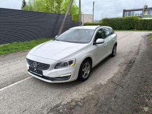 Balts Volvo V60 2013 Marijampole, ar dzinēja tilpumu 1.56 L un nobraukumu 296 tūkst. km par 5000 €, foto 10 vietnē AUTOMOTO.COM.LV