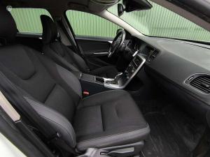 Balts Volvo V60 2013 Marijampole, ar dzinēja tilpumu 1.56 L un nobraukumu 296 tūkst. km par 5000 €, foto 16 vietnē AUTOMOTO.COM.LV