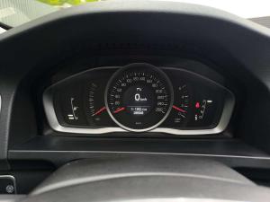 Balts Volvo V60 2013 Marijampole, ar dzinēja tilpumu 1.56 L un nobraukumu 296 tūkst. km par 5000 €, foto 18 vietnē AUTOMOTO.COM.LV