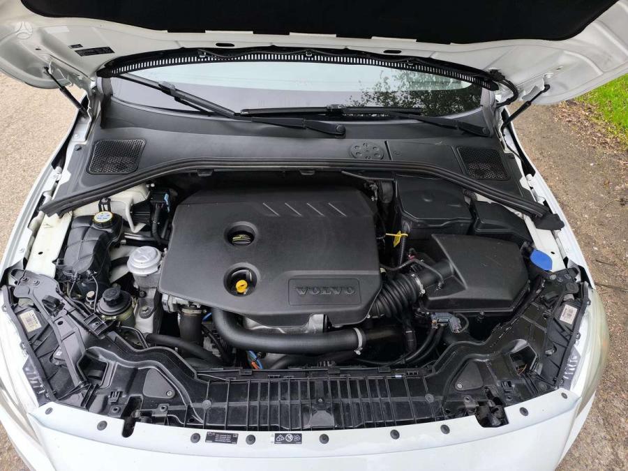 Balts Volvo V60 2013 Marijampole, ar dzinēja tilpumu 1.56 L un nobraukumu 296 tūkst. km par 5000 €, foto 21 vietnē AUTOMOTO.COM.LV