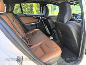White Volvo V60 2013 in Tartu, with an engine capacity of 2.40 L and mileage of 285 thousand km for 9700 €, photo 13 on AUTOMOTO.COM.LV